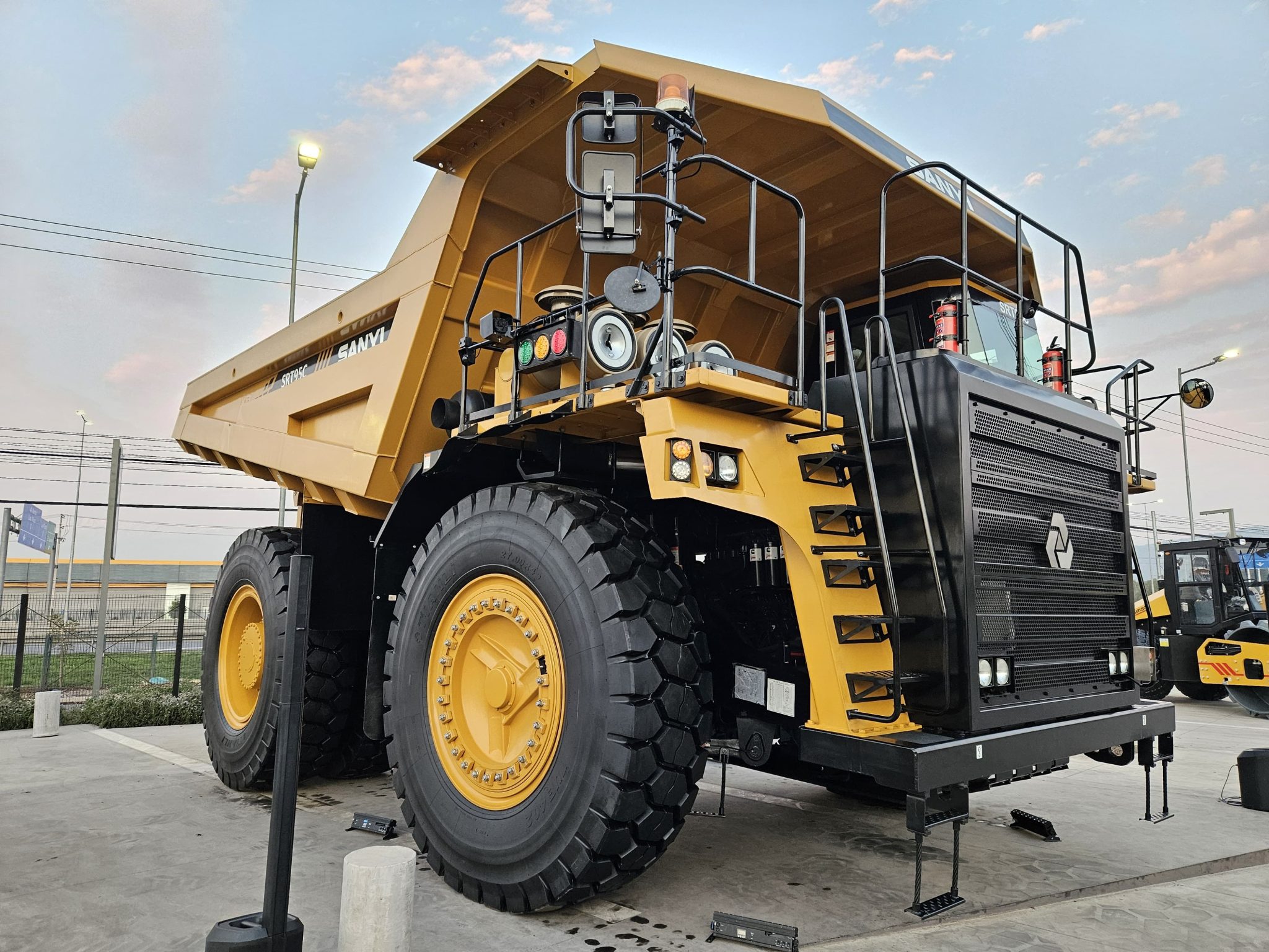 SANY presenta su nuevo camión minero SRT95C - Revista de Transporte Terrestre SANY presenta su ...